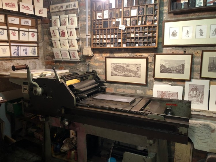 Venice – a traditional printer at work – The Educated Traveller